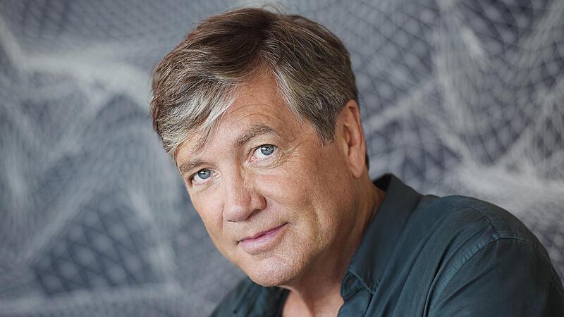 Bestseller-Autor Peter Prange in Münnerstadt in der Alten Aula