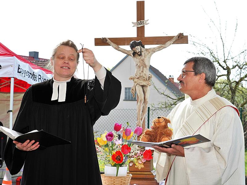 BRK-Bereitschaft Memmelsdorf hat neues Mehrzweckfahrzeug für Schnelleinsatzgruppe „Technik und ...