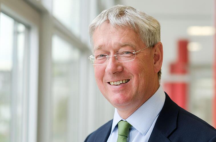 Interview mit Eckart Conze Historiker Professor über Nazi-Methoden ...