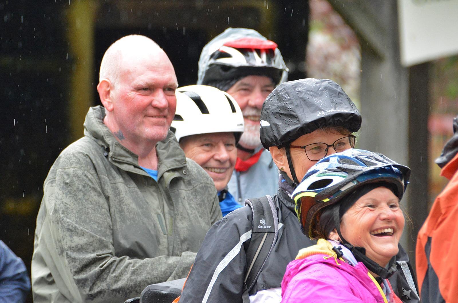 Rund 100 Radler fahren die Bäderlandtour im 20. Jahr mit