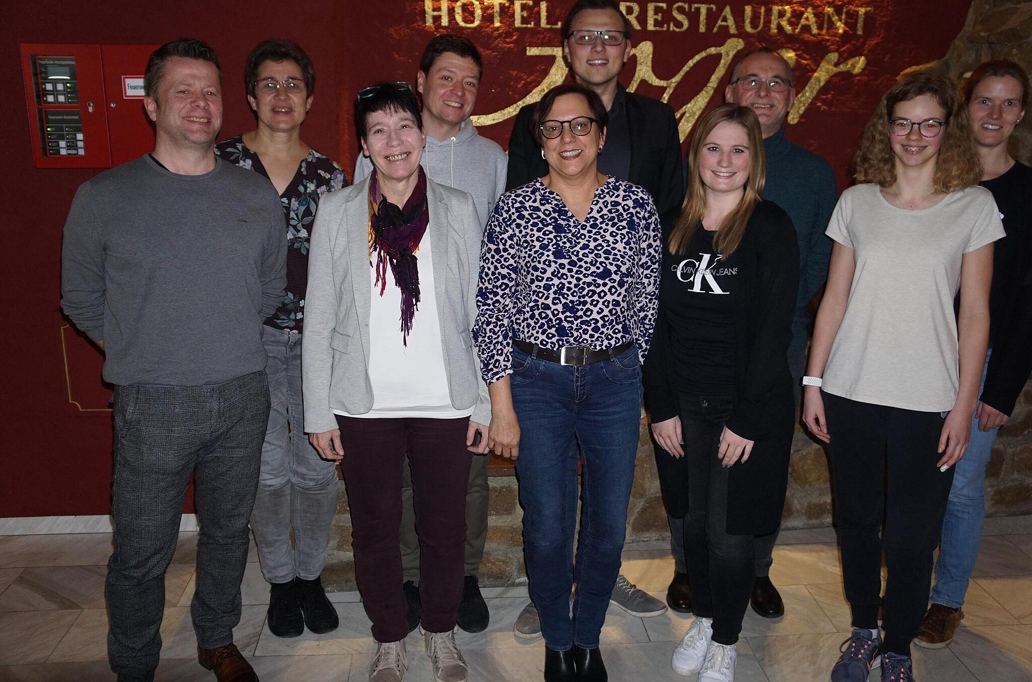 Schwimmclub Haßfurt: Julian Müller bleibt Vorsitzender.