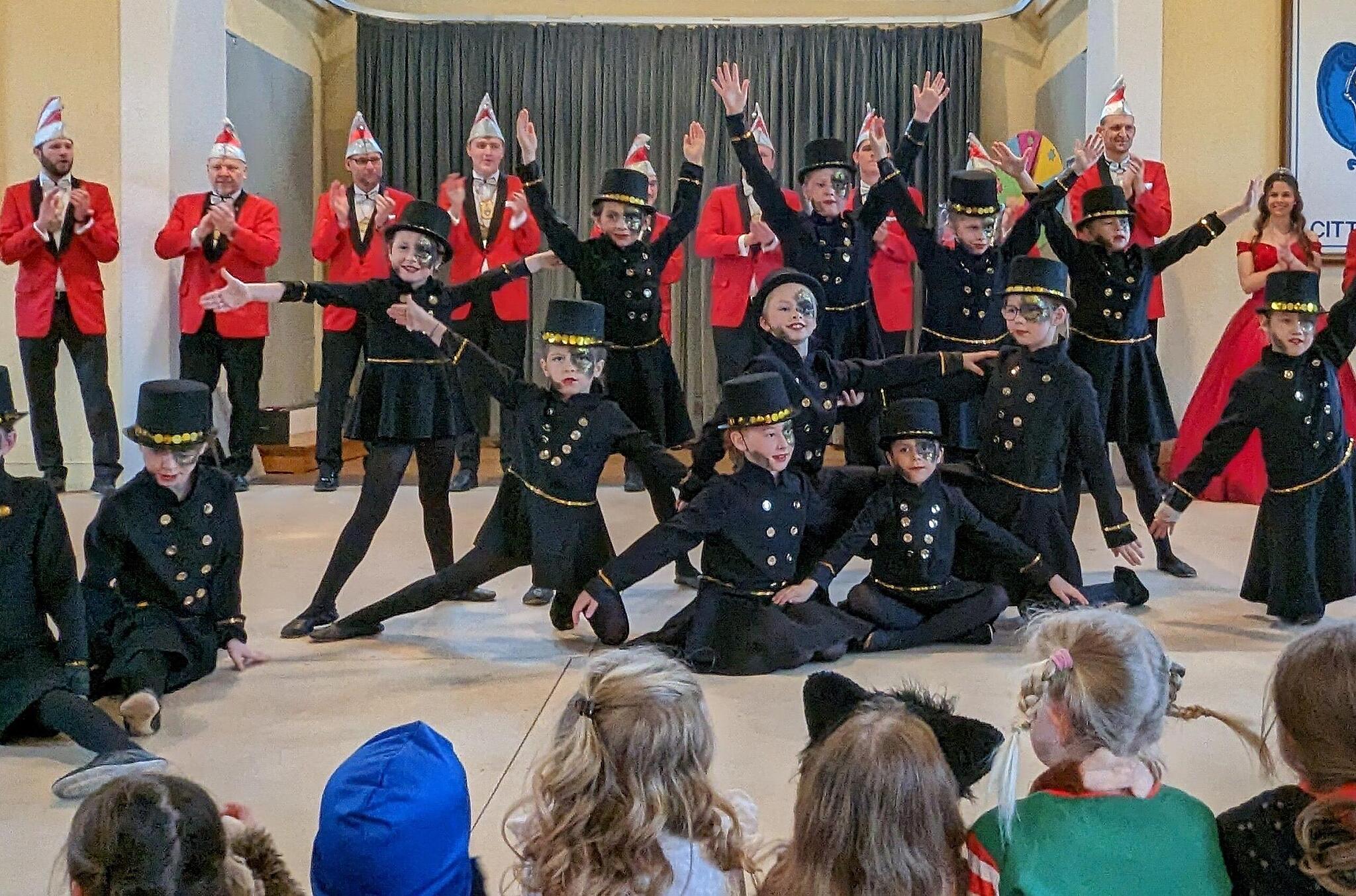 Traditionelles Faschingstreiben in Bad Kissingen am Marktplatz und im ...