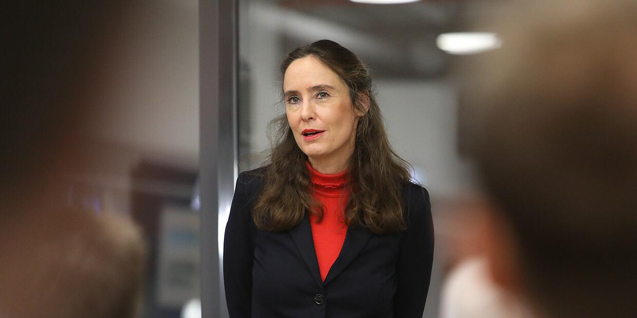 Kurzportrait und Artikel über Tanja Kinkel