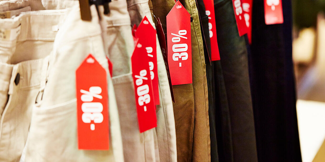 Fast Fashion: Die Probleme mit der billigen Mode zum Wegwerfen und der ...