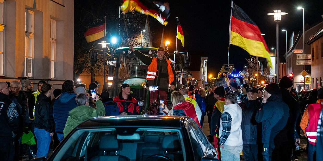 Wut-Bauern stören Grüne in Hirschaid: Kritik an Bamberger Polizei