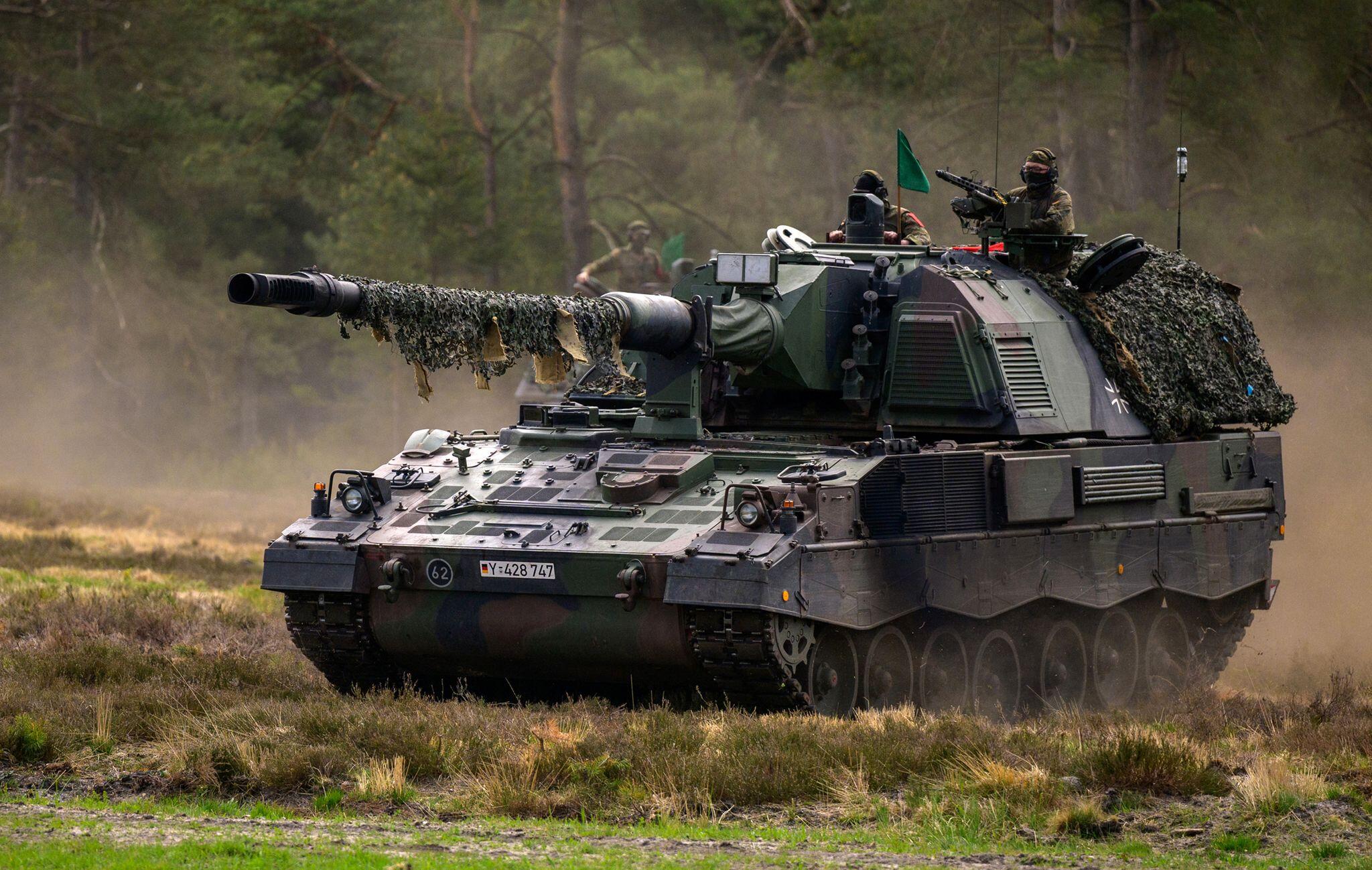 Zehn Panzerhaubitzen für die Bundeswehr