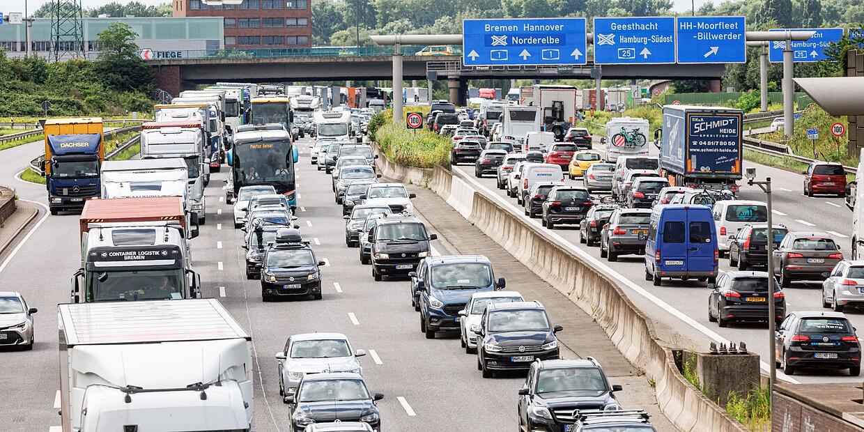 Abschnitt der A7 voll gesperrt: Brückenteil wird gesprengt