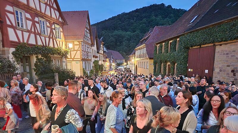 Weinfest in Zeil am Main: Herrliche Bilder, klasse Stimmung am Samstagabend