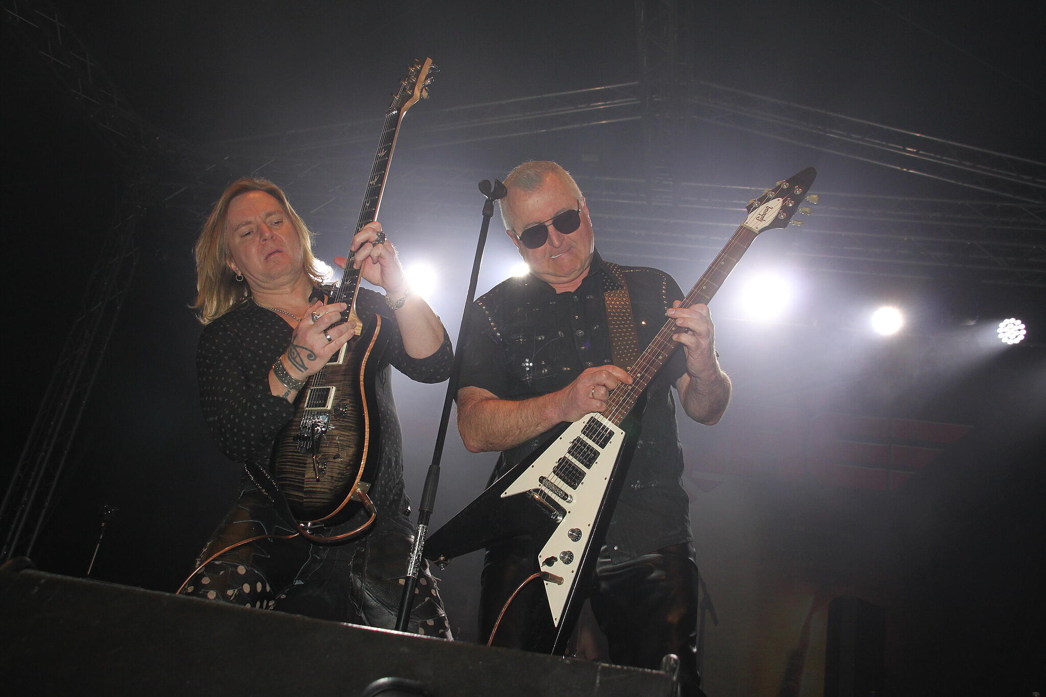 Motorradsternfahrt: Die Rocklegende Bonfire heizte den Bikern und ...