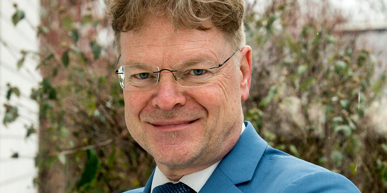 Kurzportrait und Artikel über Alfred Schmitt