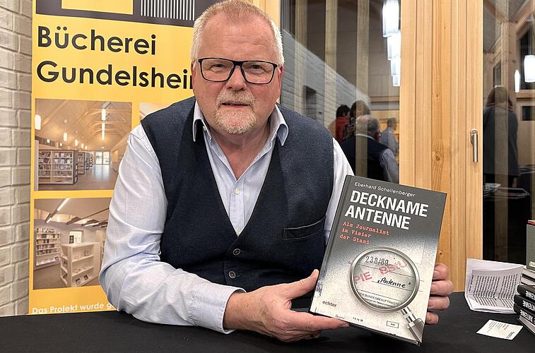Eberhard Schellenberger liest in Gundelsheim aus seinem Buch Deckname Antenne: Im Visier der Stasi