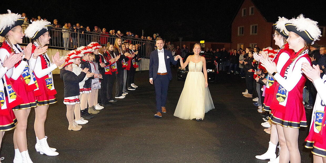 Fasching: Die Steinberger Narren erobern das Rathaus
