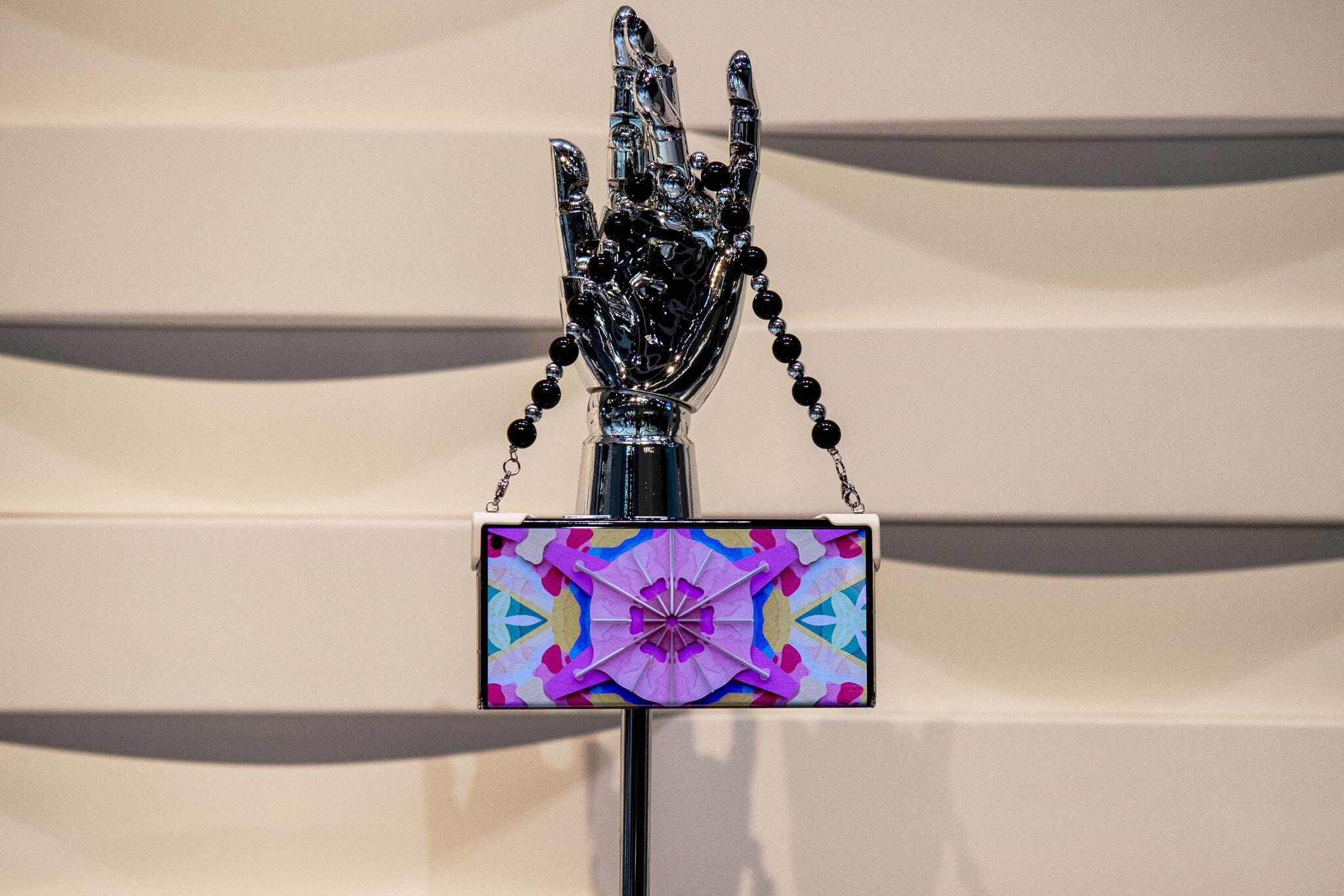 Faltbare Smartphones: Honor denkt das Handy als Handtasche