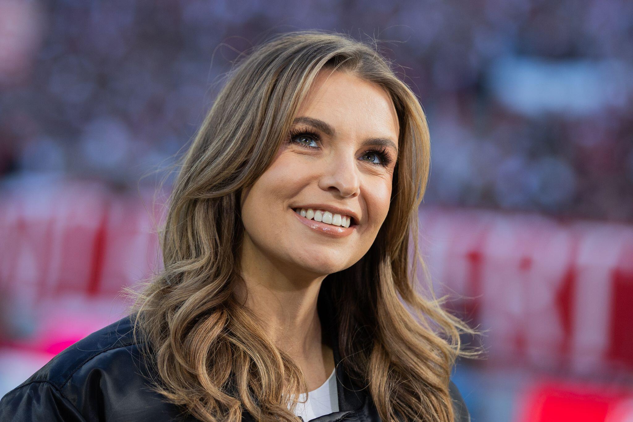 Bei Raab-Kampf: Laura Wontorra berichtet vom Boxring