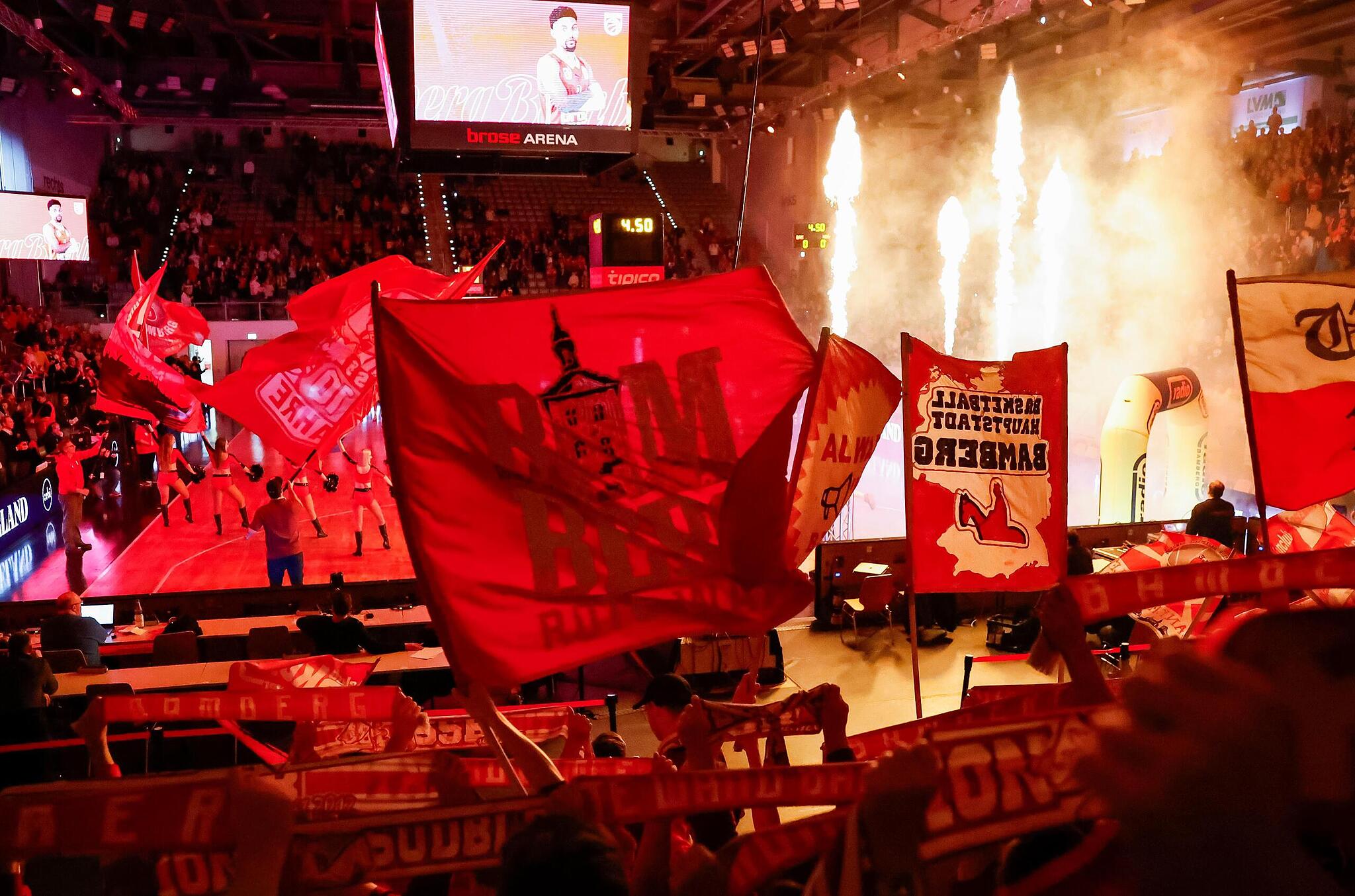 Die Bamberg Baskets empfangen die Würzburg Baskets vor vollem Haus