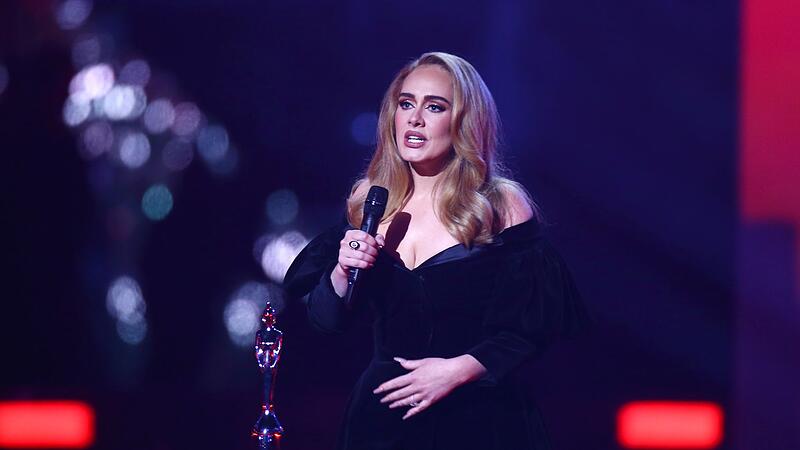 Adele freut sich über Emmy: «Habe offiziell ein EGO»