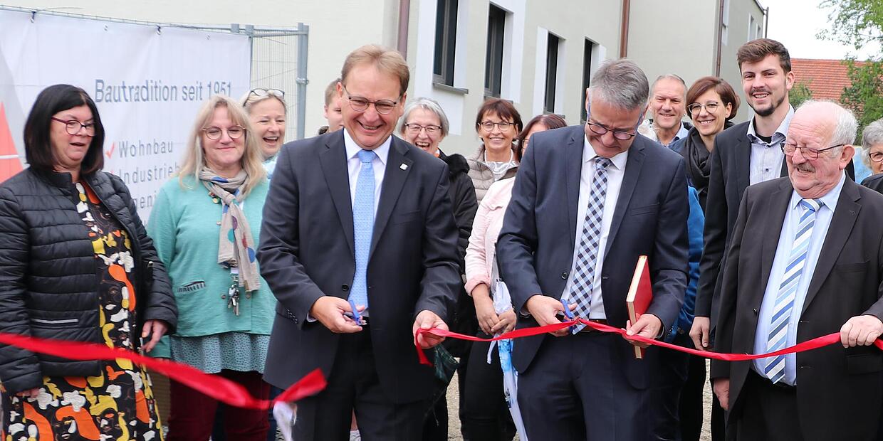 Kita gebaut: Die Küpser feiern ihre neue Kindertagesstätte.