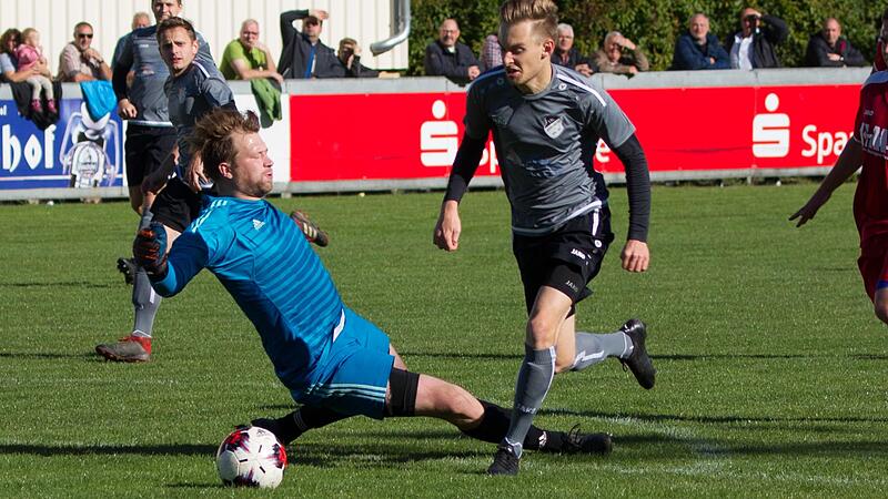 Fußball: Das Spitzenduo Burgkunstadt und Neukenroth marschiert vorne weg.