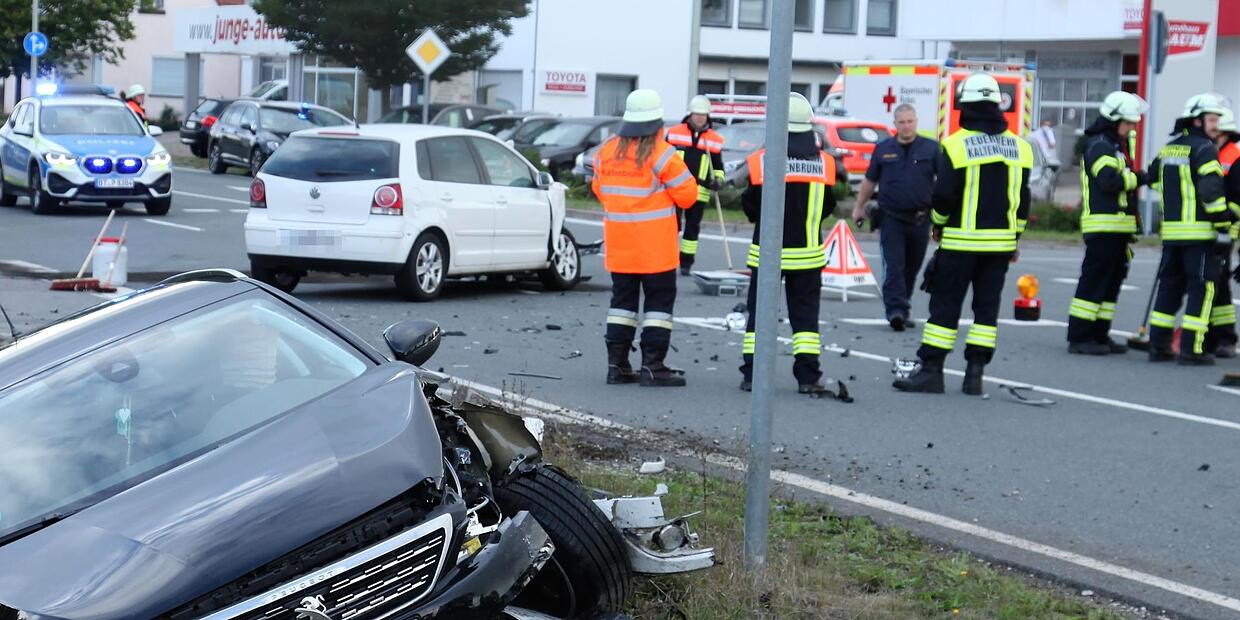 Schwerer Unfall auf der Bundesstraße 4 bei Busendorf.