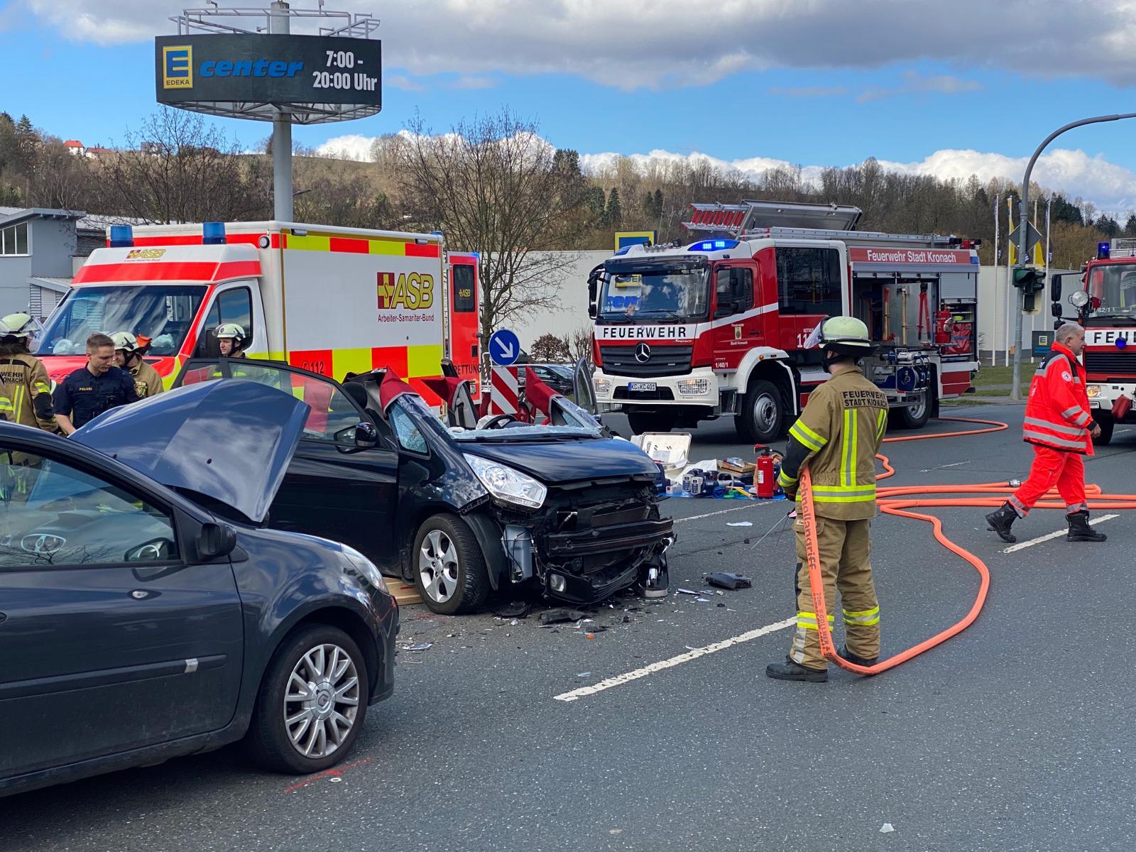 B 85 gesperrt: Unfall an Kreuzung in Kronach