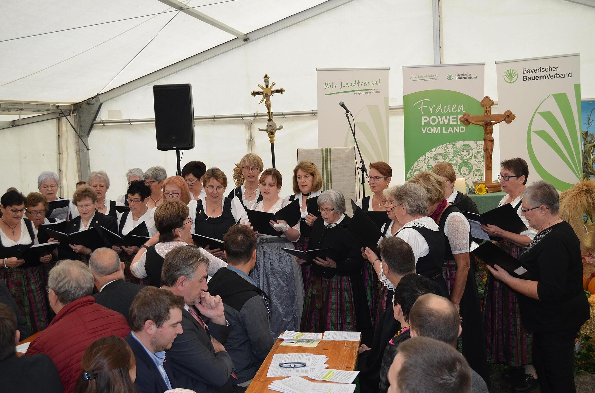 Kreiserntedankfest in Großwalbur: Landwirte als Wiege der Nachhaltigkeit