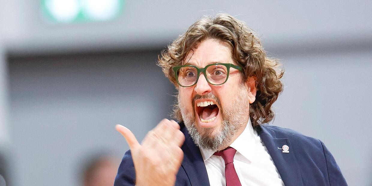 Basketball: Ex-Bamberg-Coach Andrea Trinchieri unterschreibt bei ...
