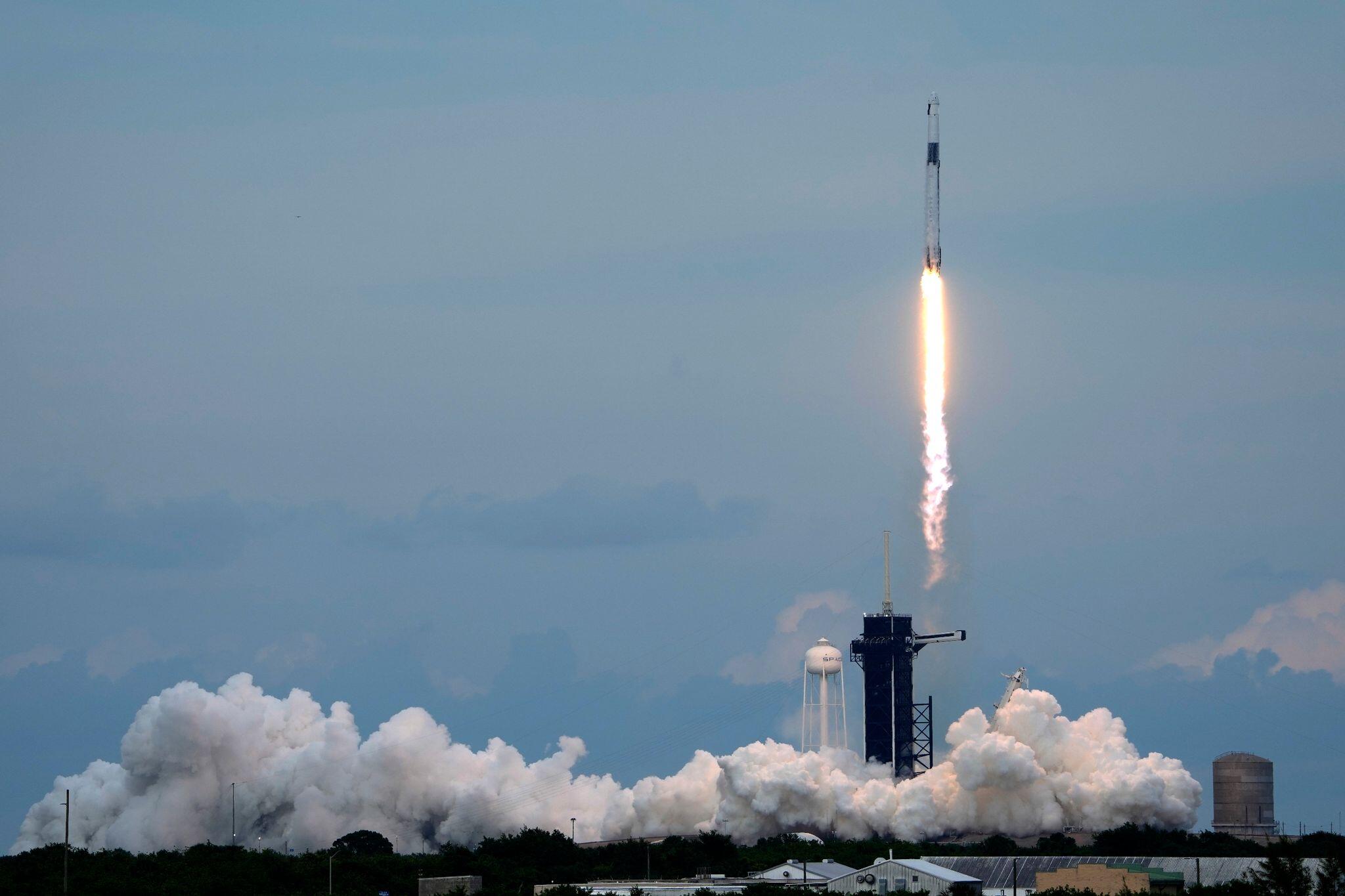 Crew von zweiter privater ISS-Mission wieder auf der Erde