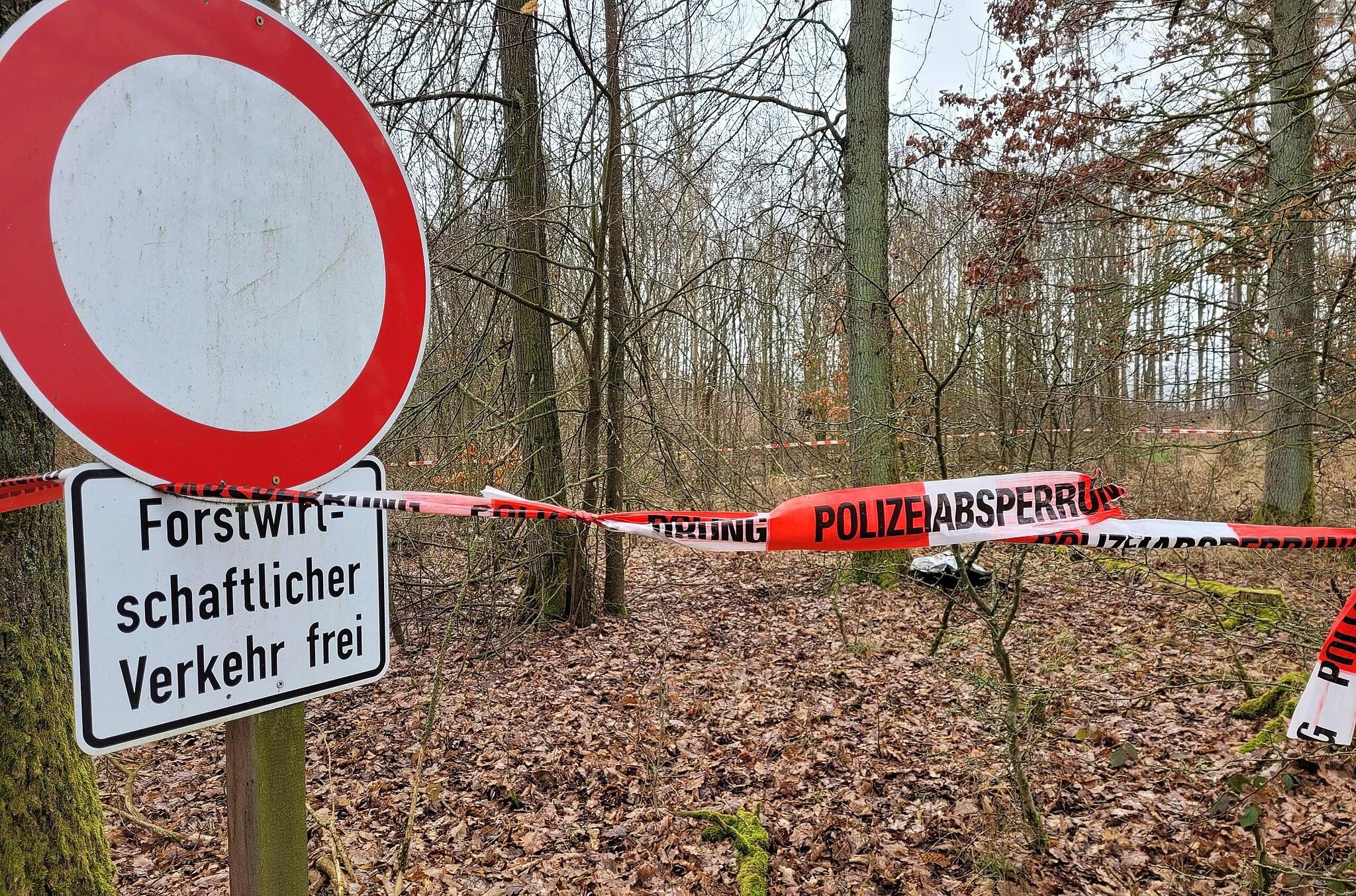 Die Polizei bittet im Zusammenhang mit dem Leichenfund bei Peesten um ...