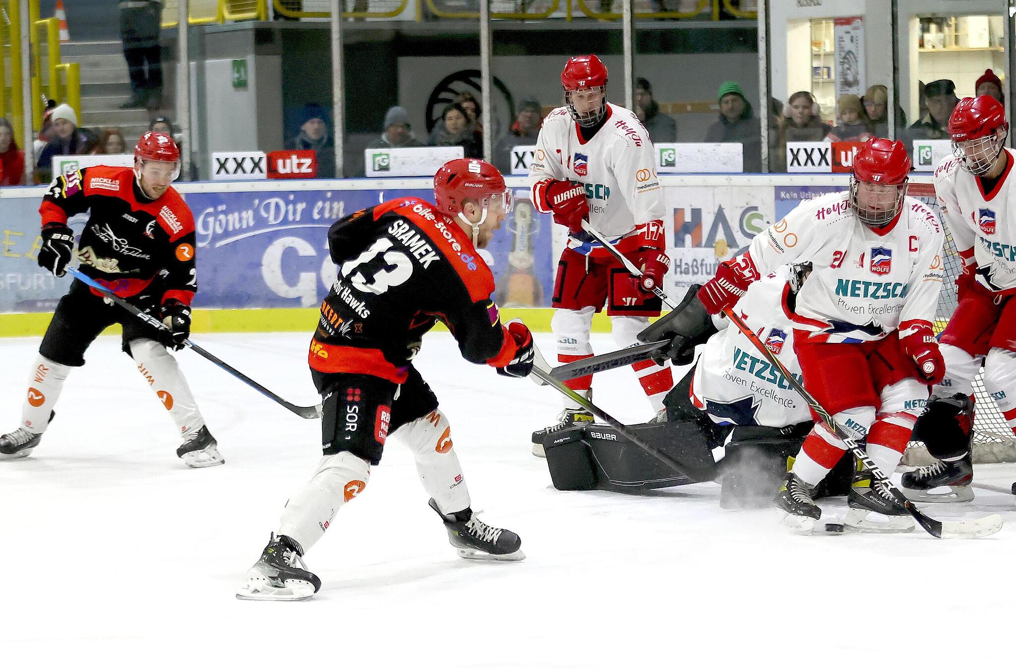 Der ESC Haßfurt gewinnt in der Eishockey-Landesliga gegen den VER Selb ...