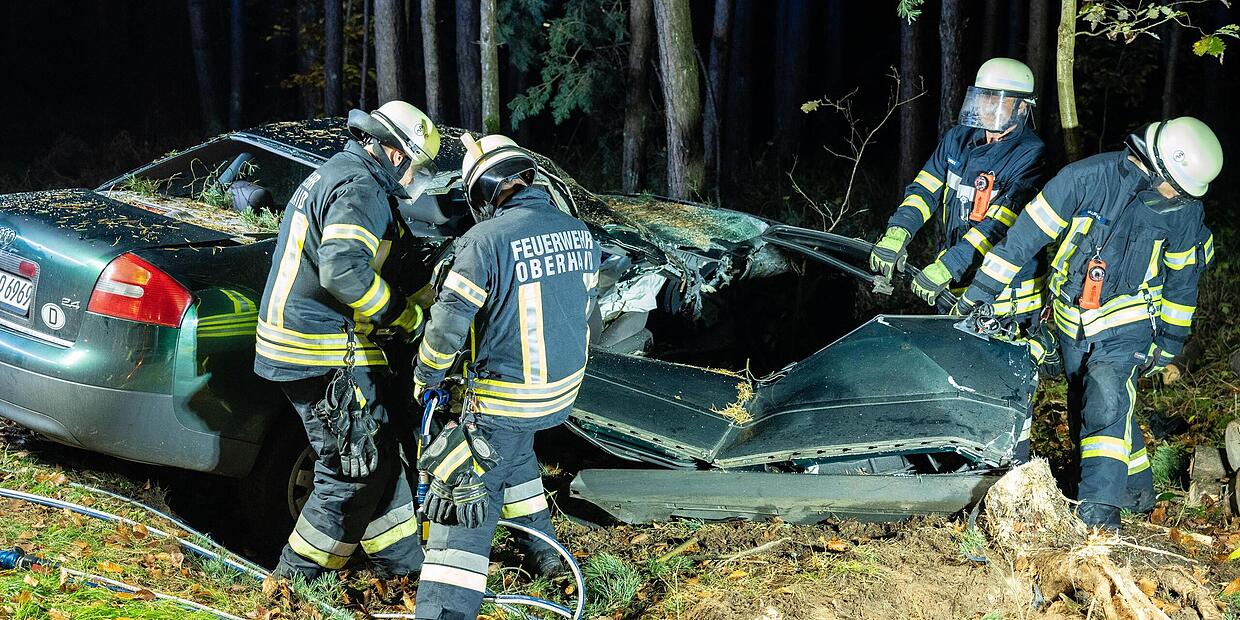 Auto zweigeteilt: Im Landkreis Bamberg überlebte ein Fahrer einen ...
