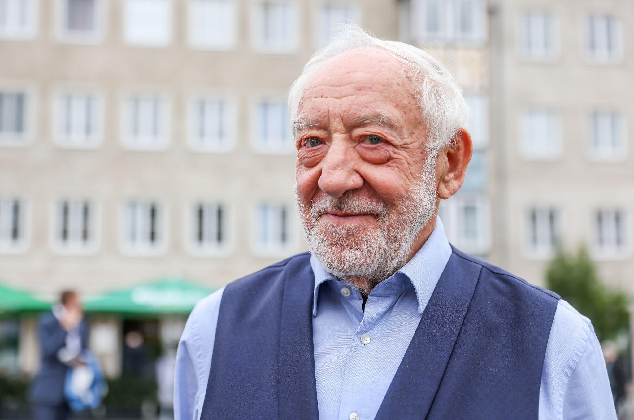 Corona-Verspätung: Hallervorden bekommt Karl-Valentin-Orden
