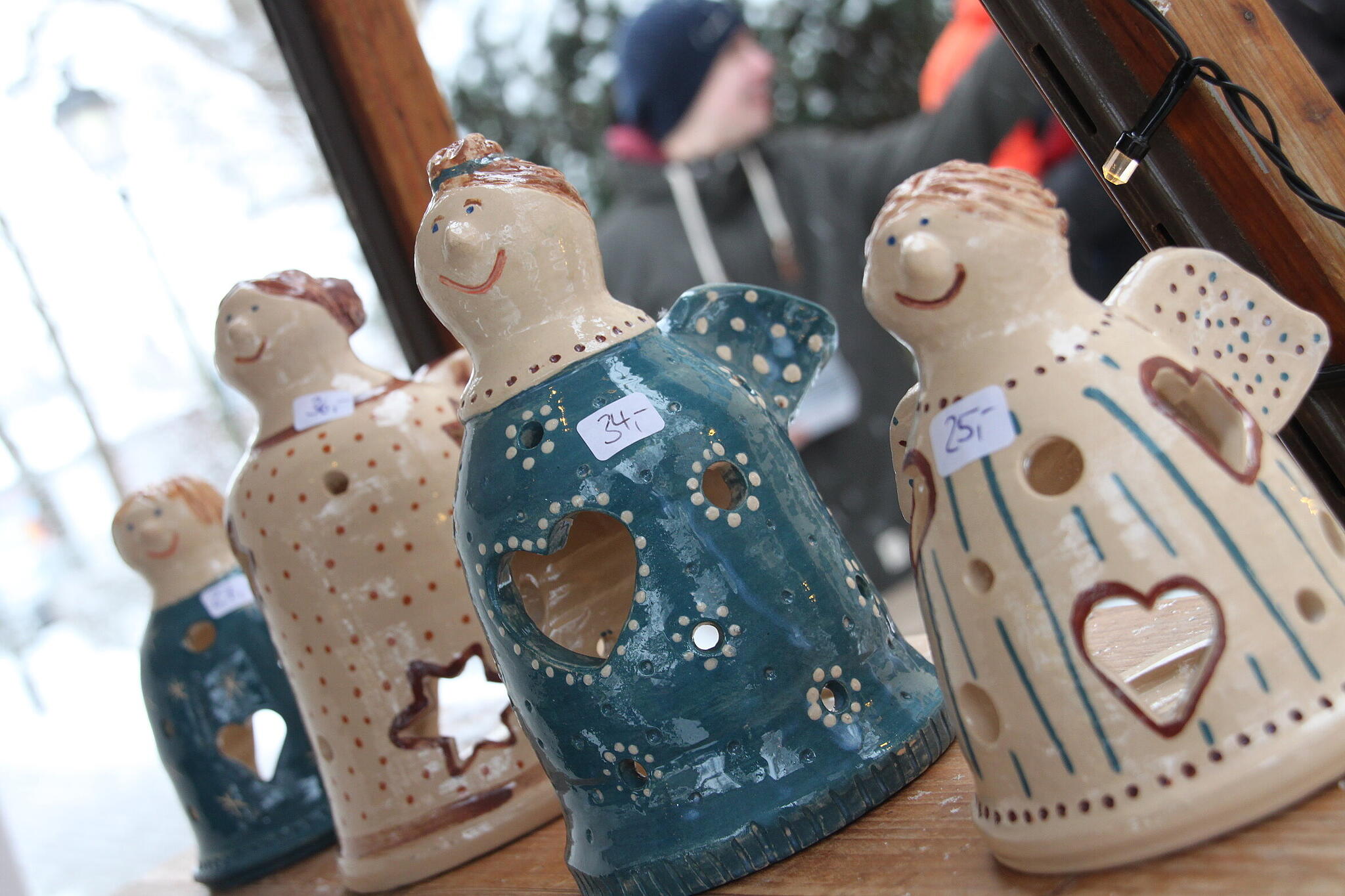 Zahlreiche Besucher strömen zum Blaicher Weihnachtsmarkt im Kulmbacher ...