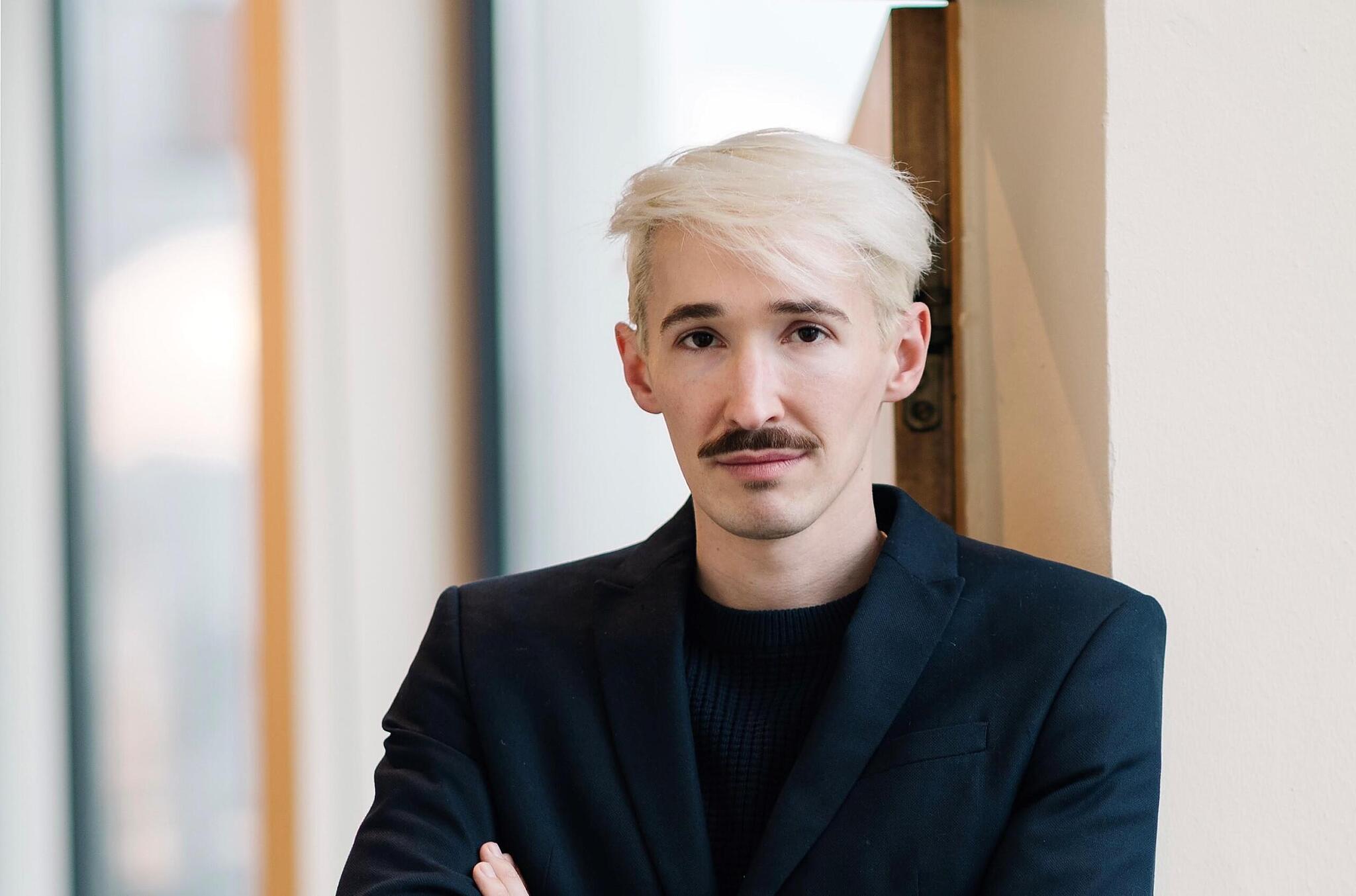 Der Regisseur und Ausstatter Neil Barry Moss wird neuer Leiter des ...