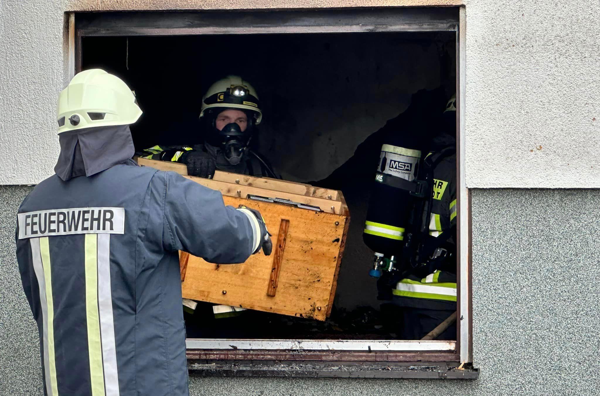 Bei Feuer im Keller eines Wohnhauses in Gremsdorf entsteht ein hoher Schaden