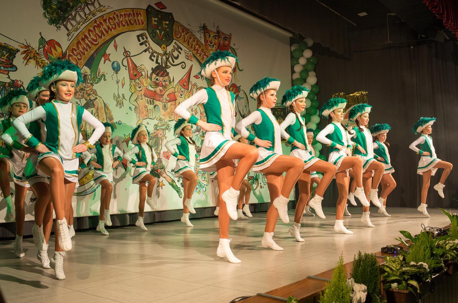 Fasching in Franken: Bayerischer Umweltminister Thorsten Glauber steht ...
