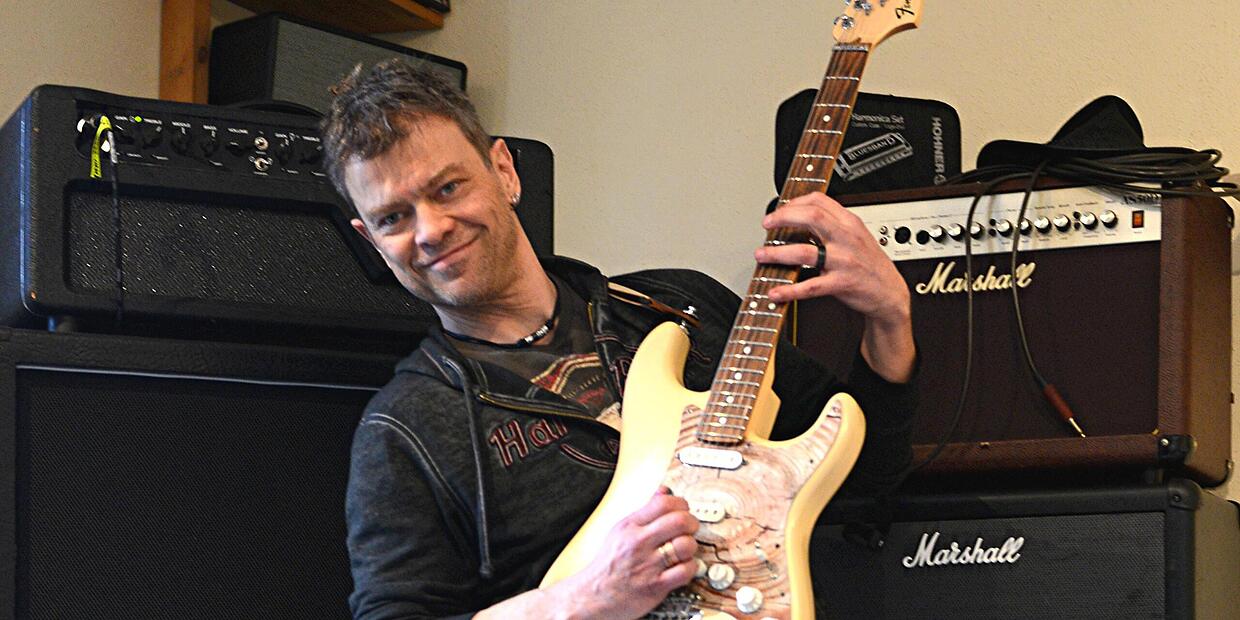 Der Bamberger Rockmusiker Thomas Wenzel veröffentlicht sein ersten Solo ...