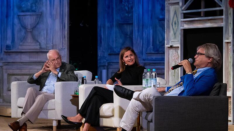 Ex-Ministerpräsident Stoiber erzählt in München aus seinem politischen ...