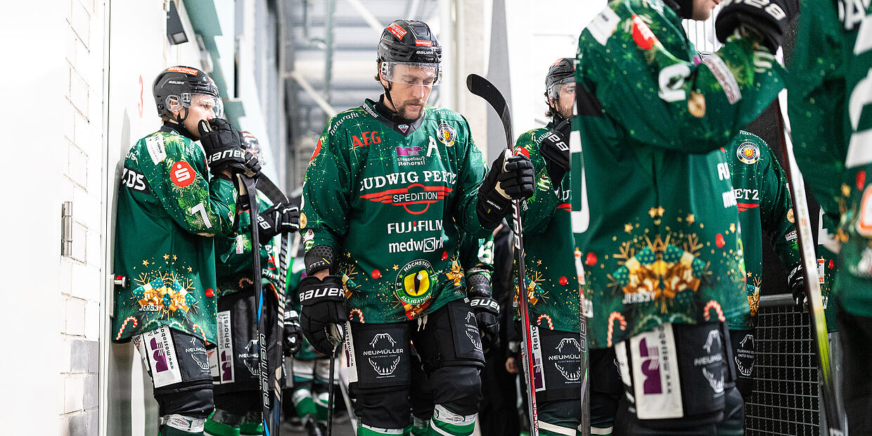 Eishockey, Oberliga. Höchstadter EC gegen EC Peiting