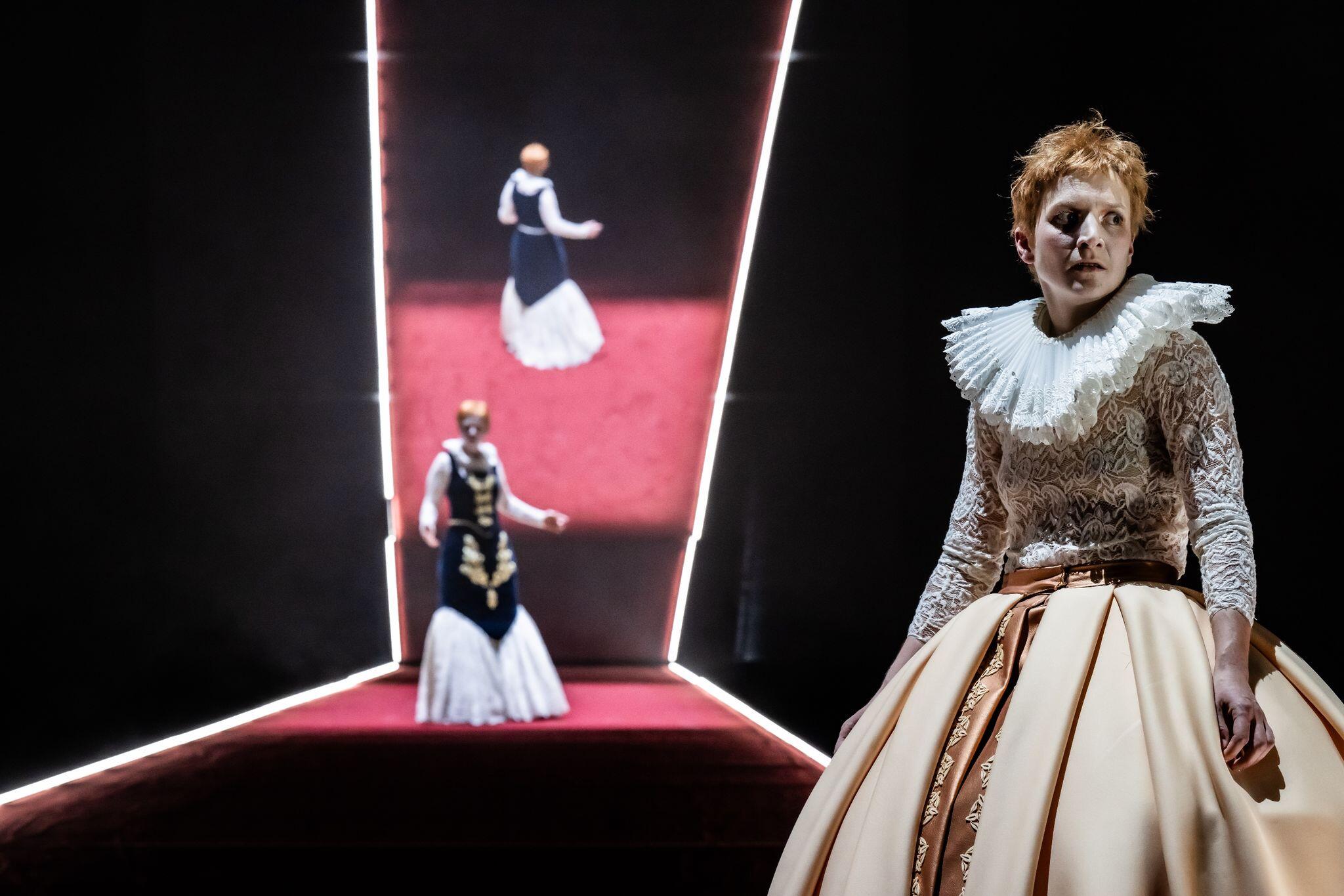 «Maria Stuart» in München: Wenn Publikum die Rollen zuteilt