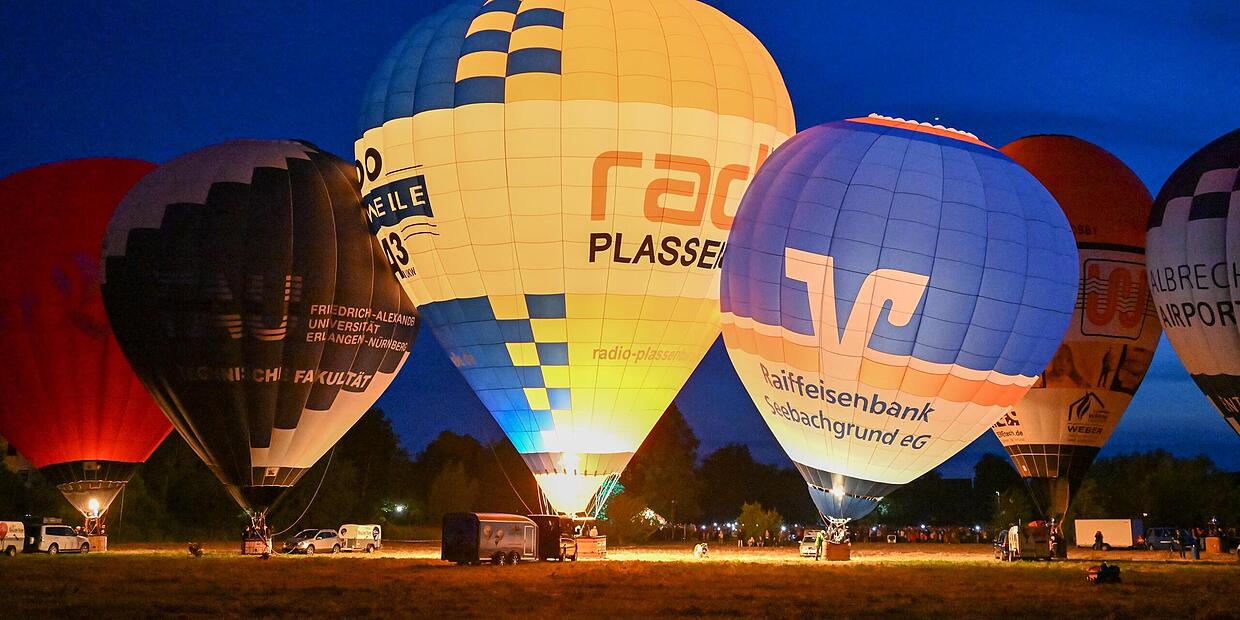 1000 Jahre Burgebrach: So spektakulär war das Ballonglühen und der ...