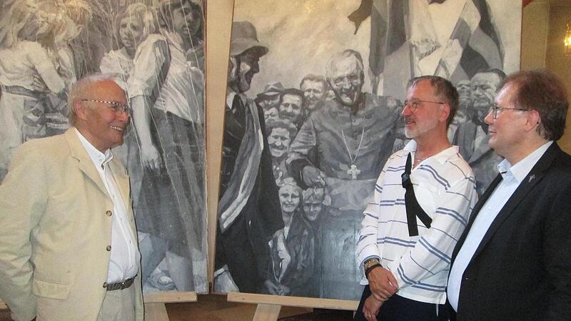 In der Hammelburger Stadtpfarrkirche sind Werke des Künstlers Robert ...