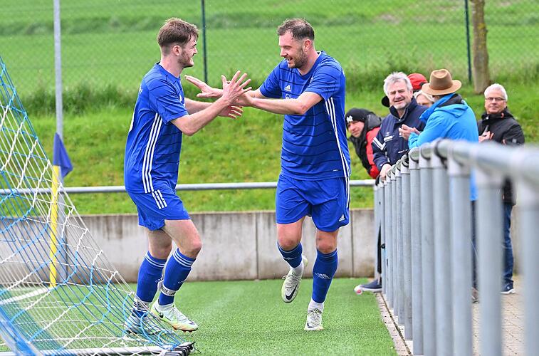 Fußball, Bezirksliga Mittelfranken: ASV Weisendorf und Baiersdorfer SV ...