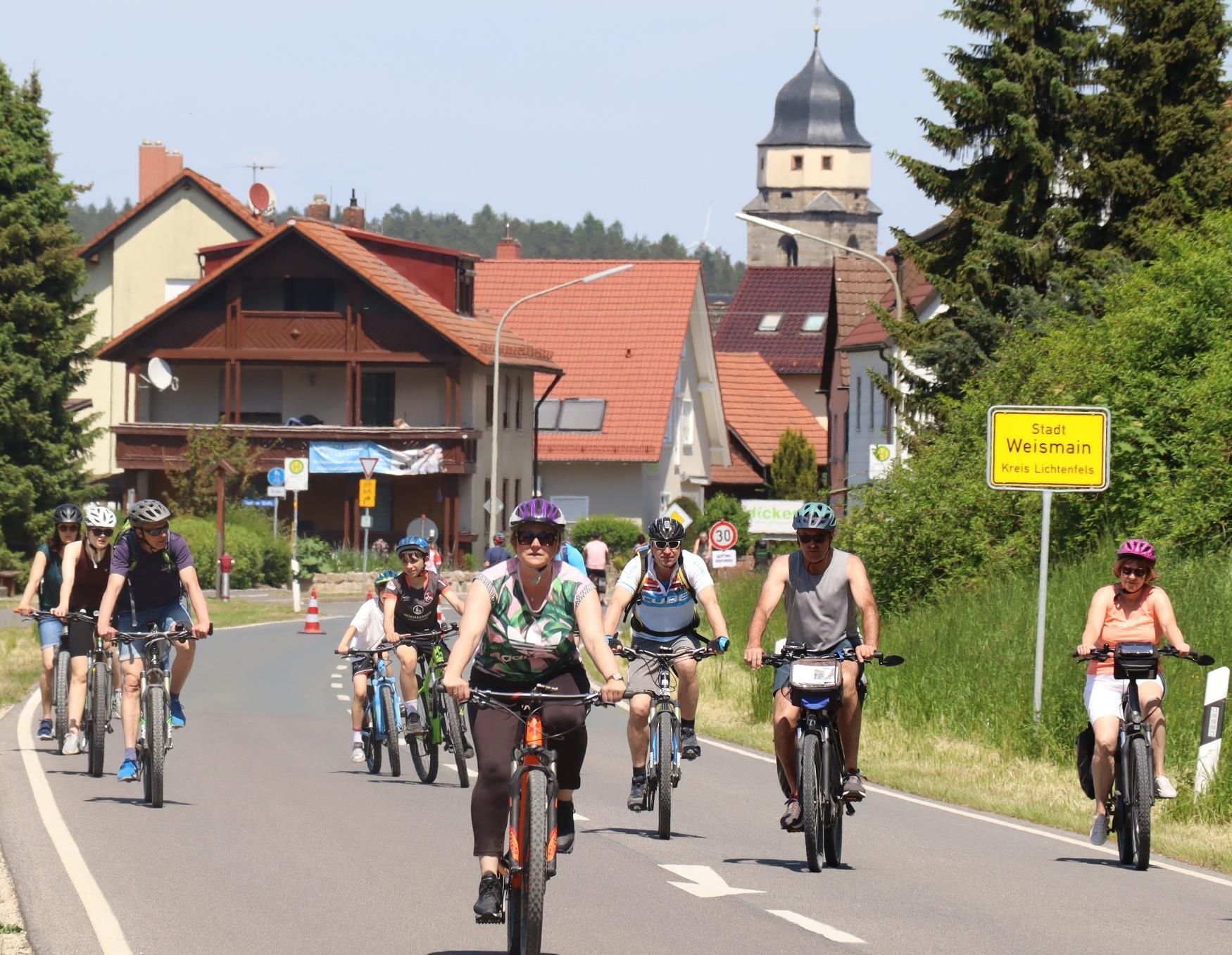 Radtour pur füllte die Straßen um Weismain herum mit Radfahrern