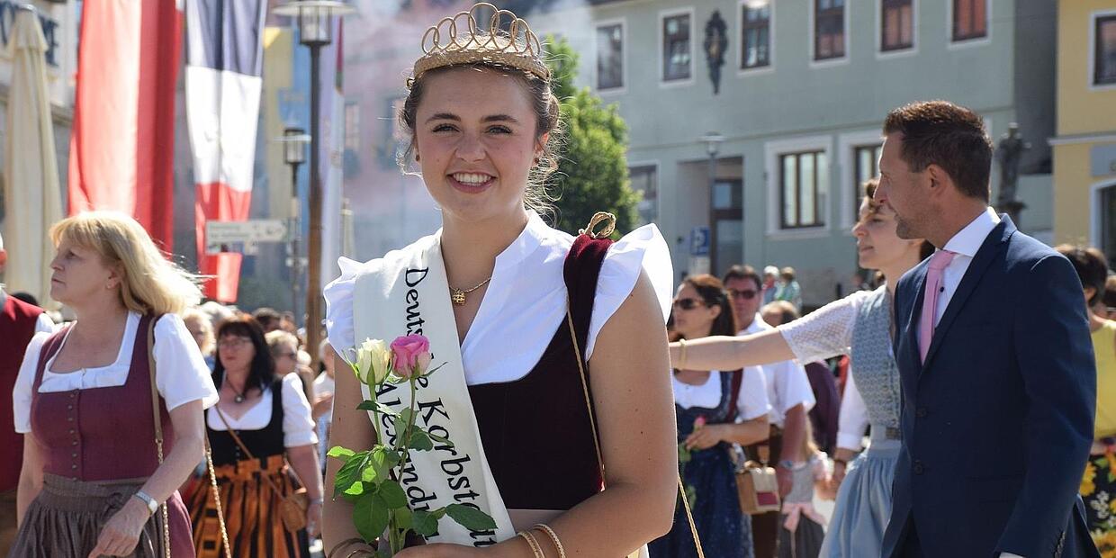 Lichtenfels: Korbstadtkönigin Alexandra zieht Bilanz