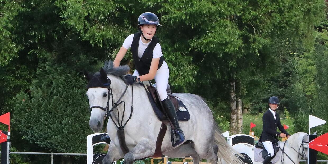 Luise Konle aus Küps dominiert Springreiten – große Teilnehmerzahl bei ...