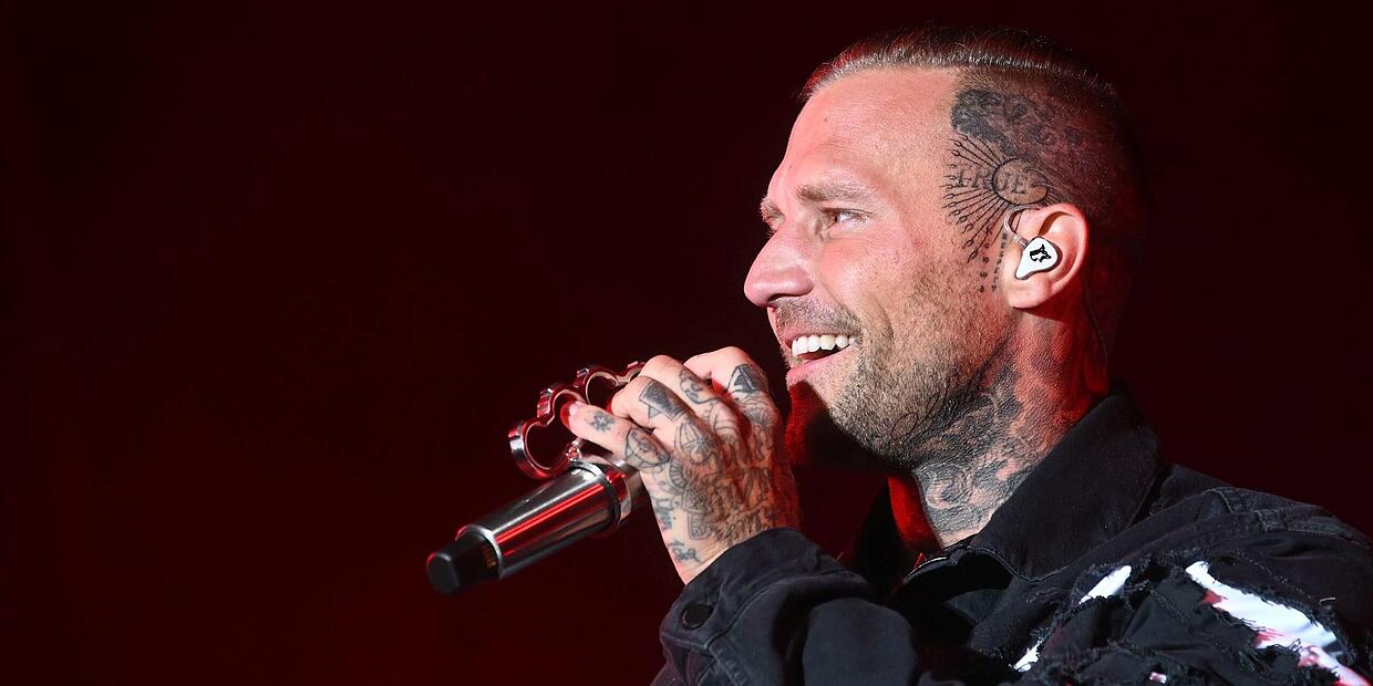 Kontra K: Rapper bot großes Kino bei Open Air auf dem Coburger Schlossplatz