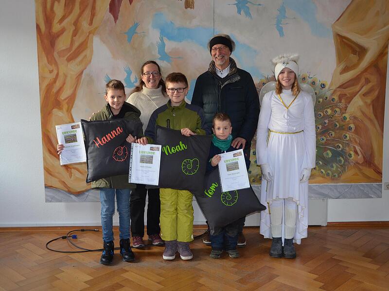 Der Andrang beim Euerdorfer Weihnachtsmarkt war groß, es gab sogar ...