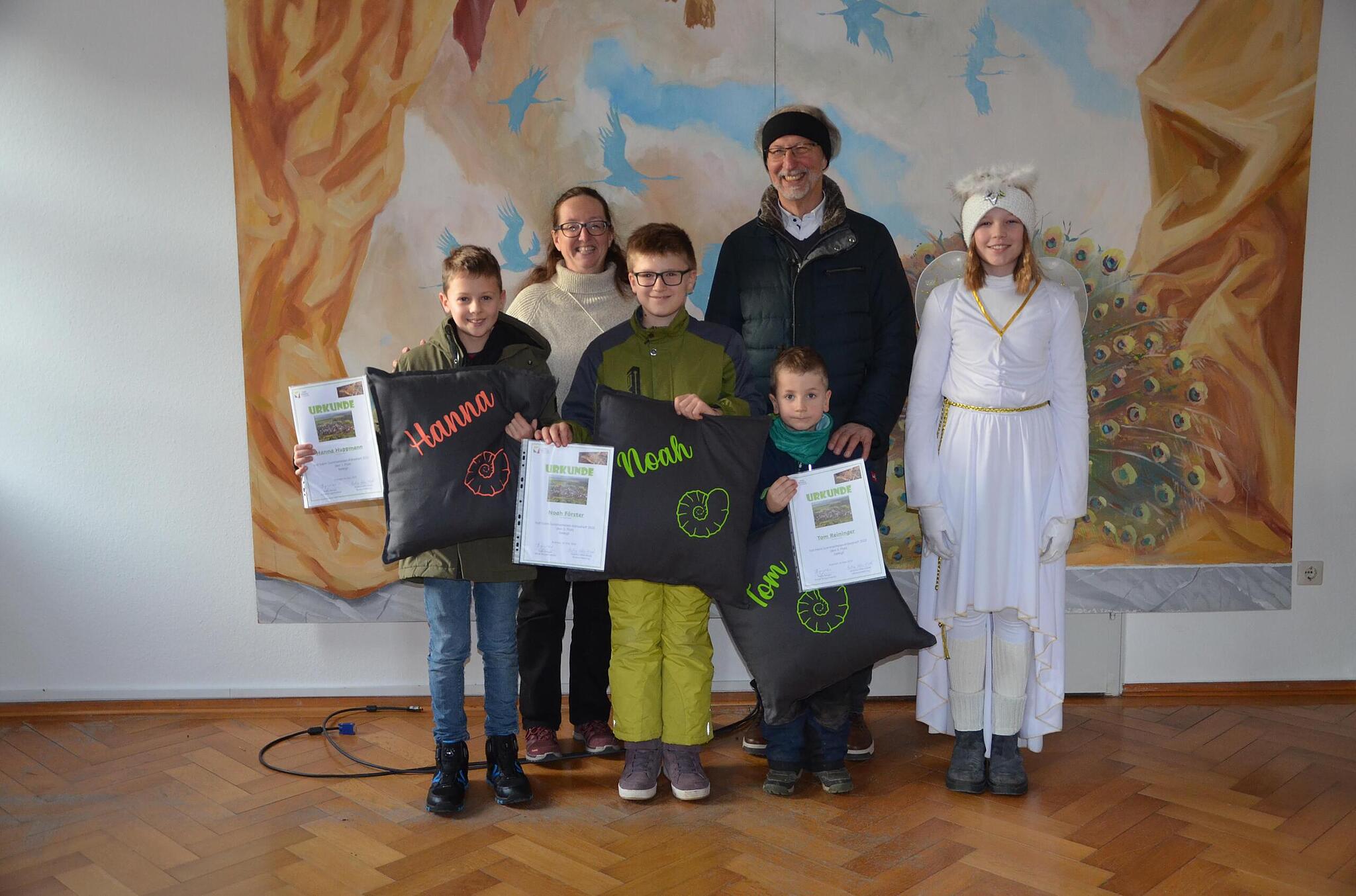Der Andrang beim Euerdorfer Weihnachtsmarkt war groß, es gab sogar ...