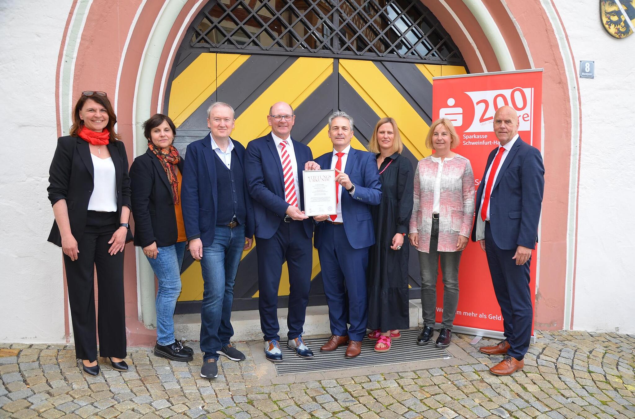 Es ist kein großes Vermögen notwendig: Jeder kann etwas für die ...