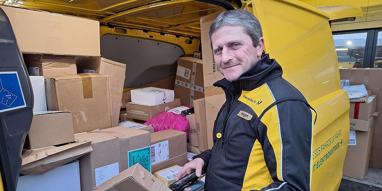 DHL Höchstadt: Paket-Zusteller in der Weihnachtszeit